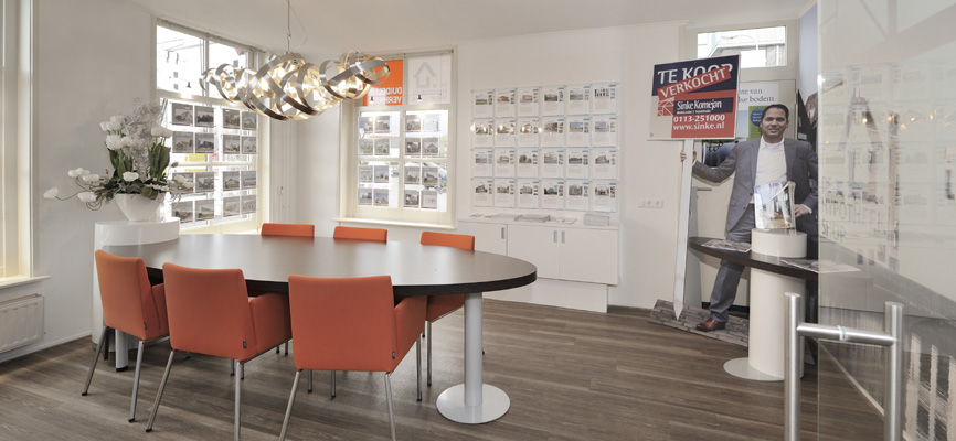 >> Office design / interieur makelaarskantoor by WSB Interieurbouw