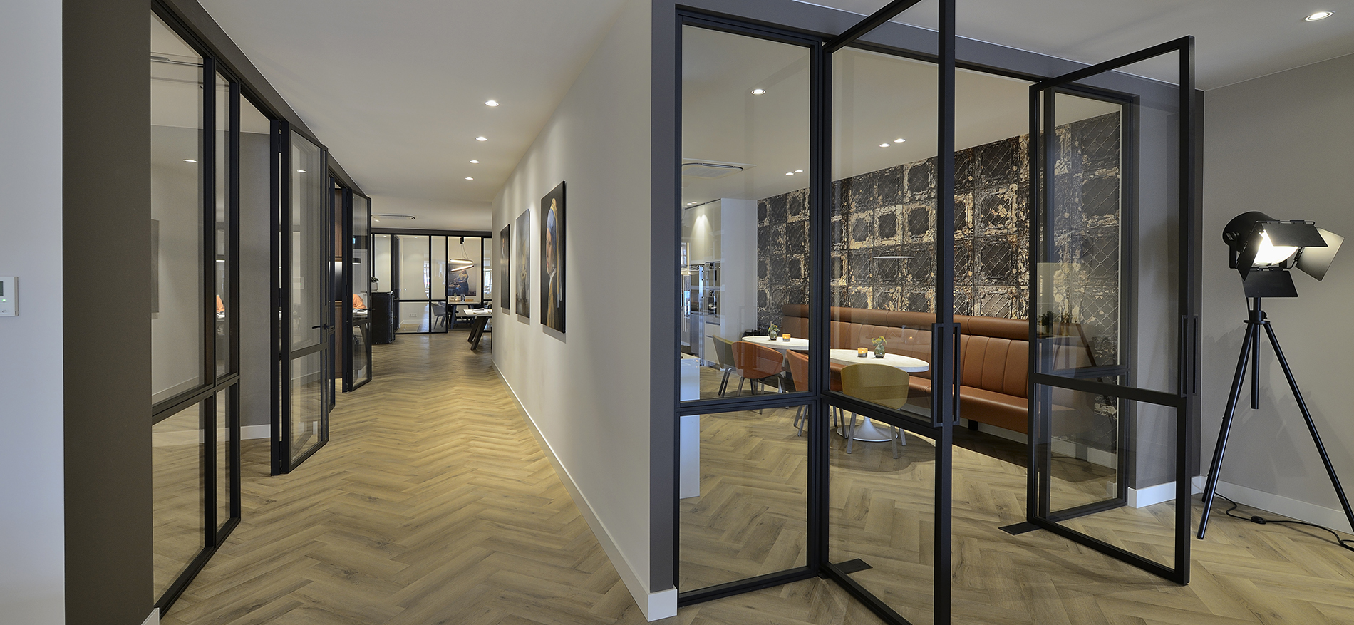 Nijland Makelaars | Bilthoven: Ontwerp en interieur inrichting door WSB